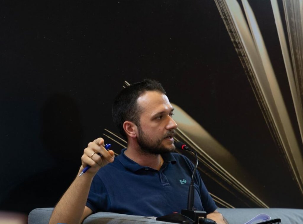"Αμφοτεροδέξιος..." : ~ "Υπάρχουν Άνθρωποι, που στη προσευχή τους λένε ...